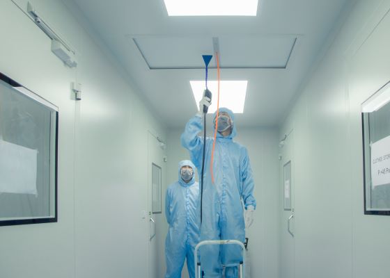 Deep cleaning services for cleanrooms & laboratories | Enbloc Ltd